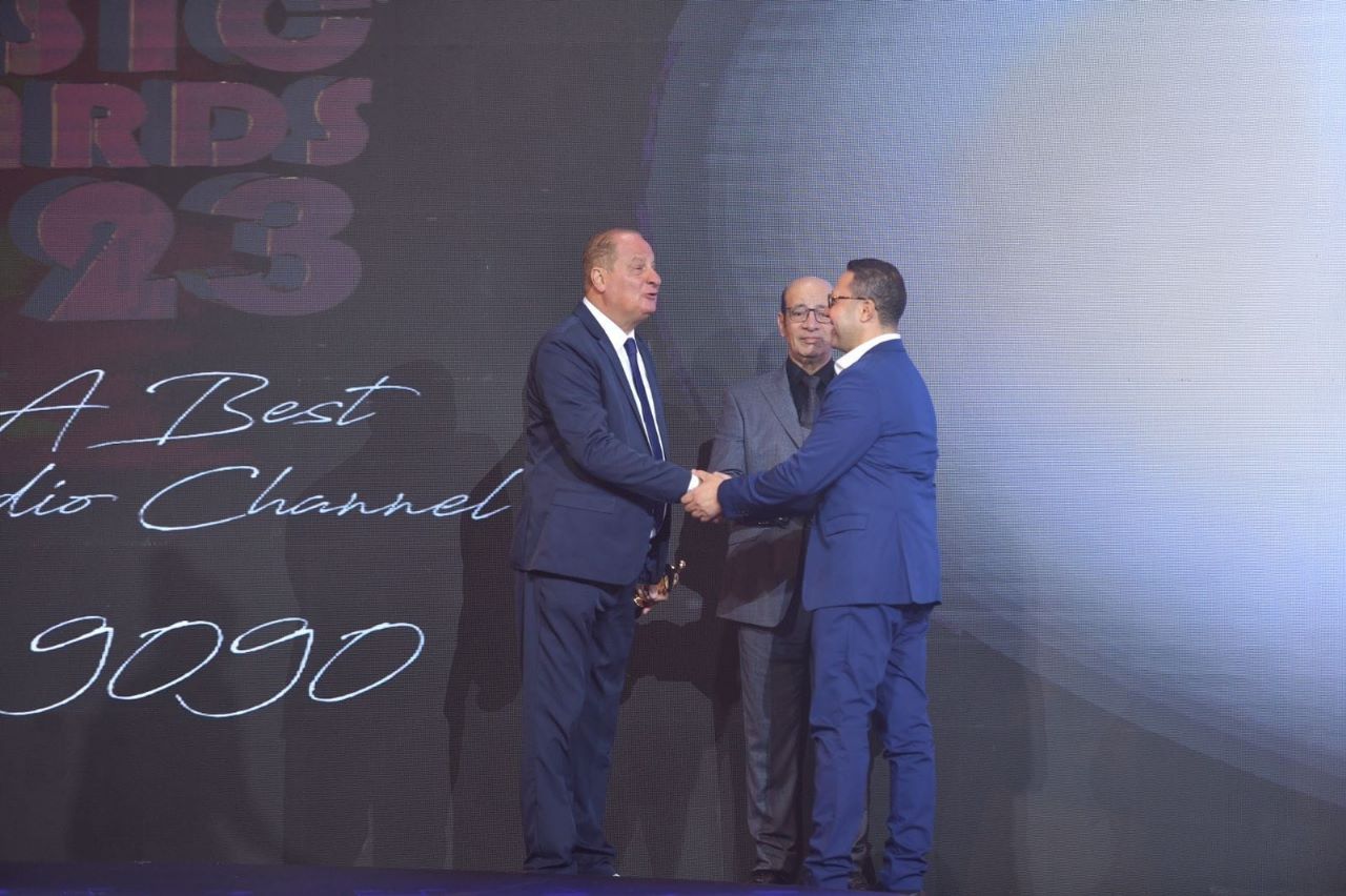 جوائز الـ MEMA.. "الراديو 9090»" أفضل إذاعة في الشرق الأوسط
