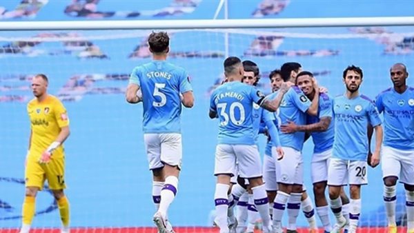 جوارديولا يدفع بالقوة الضاربة في تشكيل مانشستر سيتي لمواجهة جلادباخ