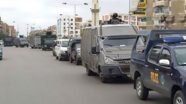القبض على 25 متهمًا من المطلوبين أمنيًا