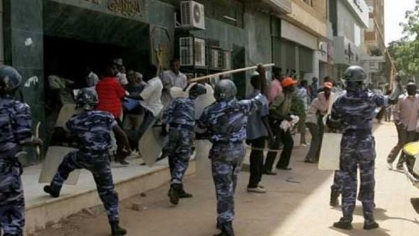 الشرطة السودانية تفرق احتجاجا فى دارفور